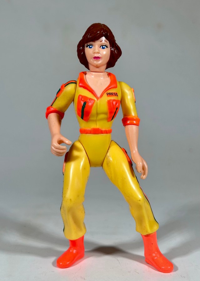 1994 Teenage Mutant Ninja Turtles April O’Neil Review – The Dragon Fortress